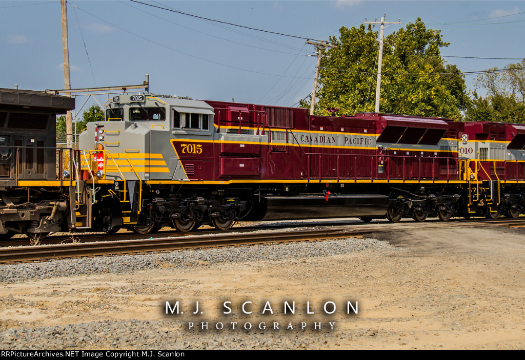 CP 7015 | EMD SD70ACu | CN Shelby Subdivision